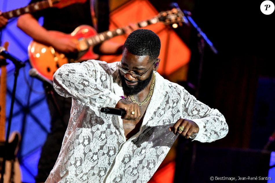 Exclusif - Sur scène le chanteur Tayc - Africa , le Grand Concert ...