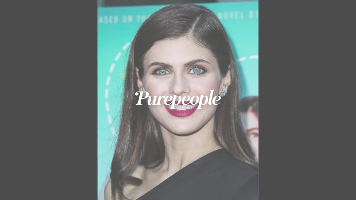 Vidéo : Alexandra Daddario fiancée à Andrew Form : "Je ne pourrais pas ...