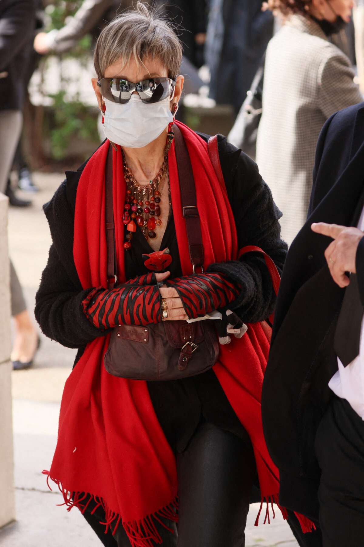 Photo : Isabelle Morini-Bosc - Arrivées aux obsèques de Yves Rénier en ...