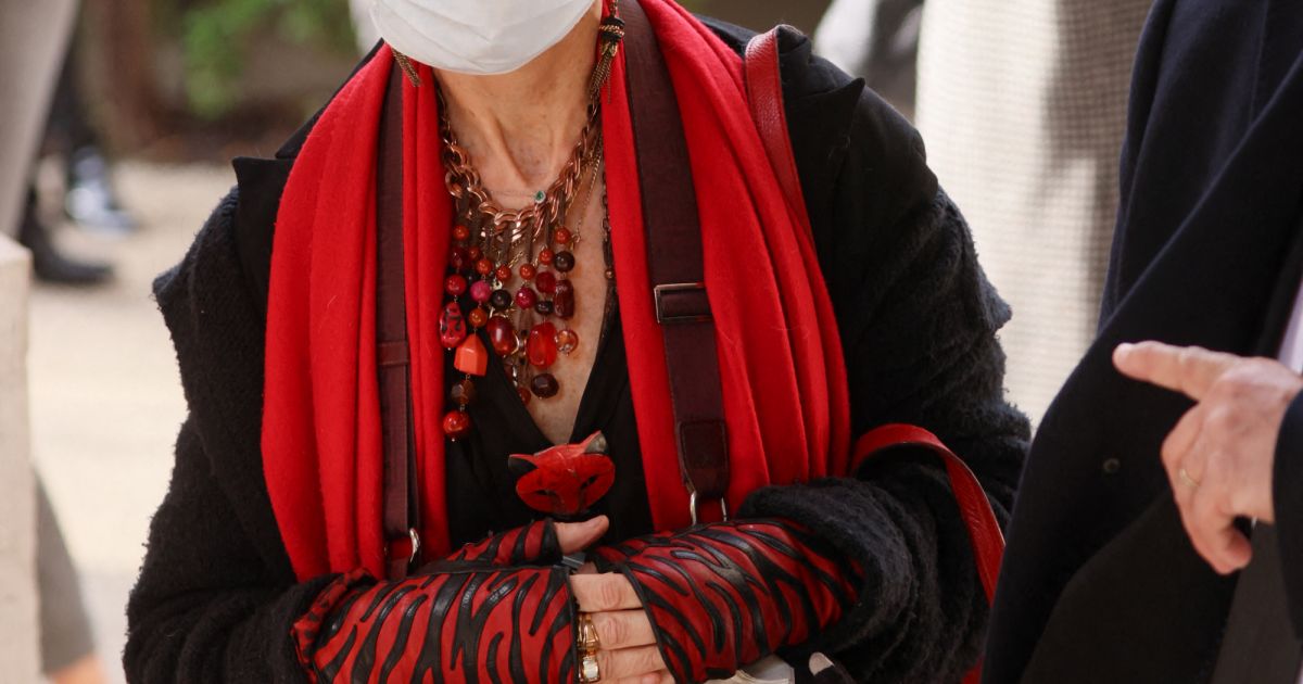 Isabelle Morini-Bosc - Arrivées aux obsèques de Yves Rénier en l'église ...