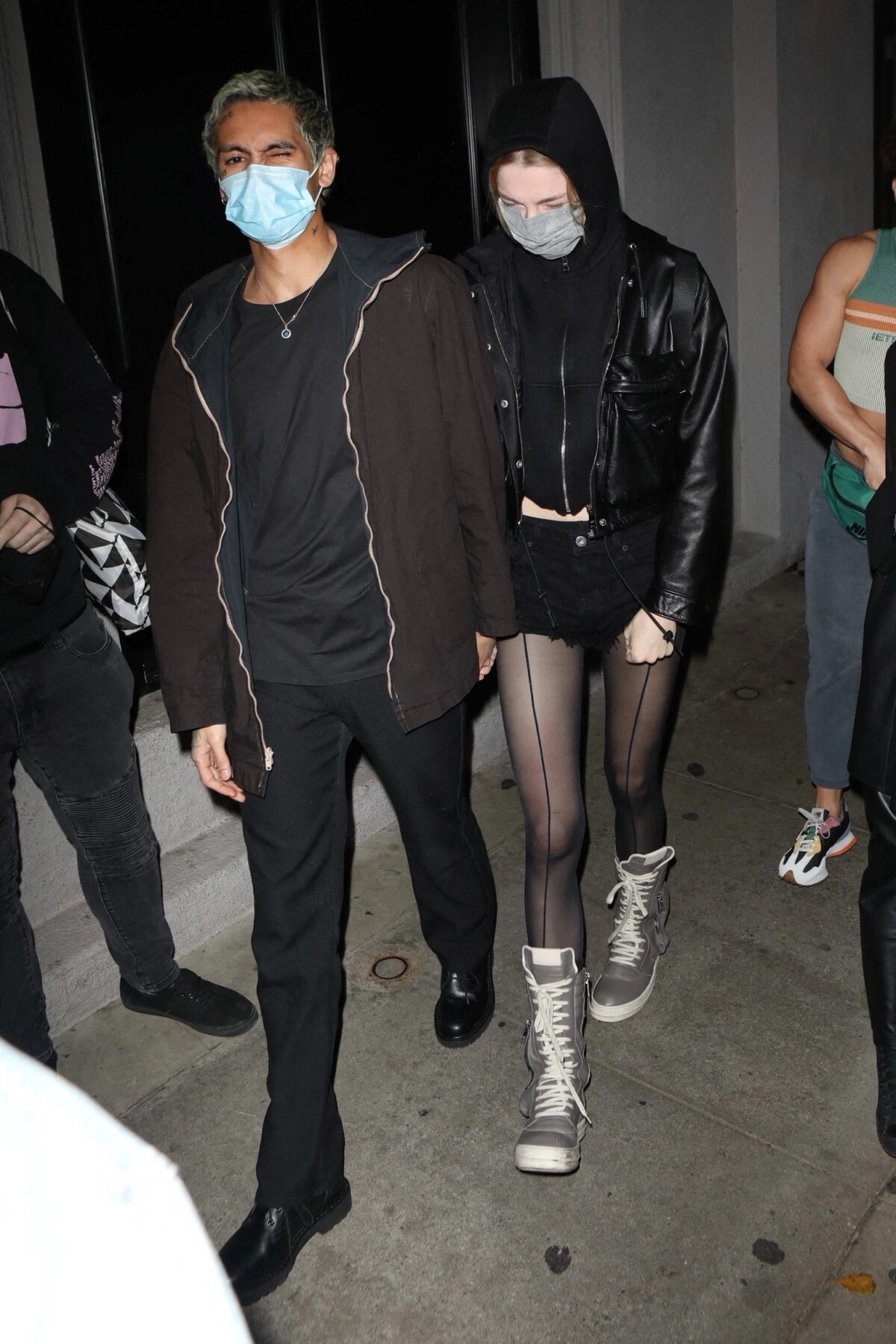 Photo : Hunter Schafer et son compagnon Dominic Fike quittent le ...