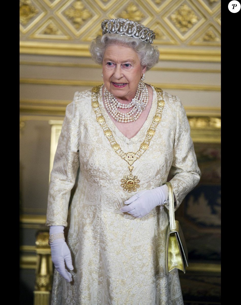 Mort d'Elizabeth II : retour en images sur ses plus belles tiares et ...