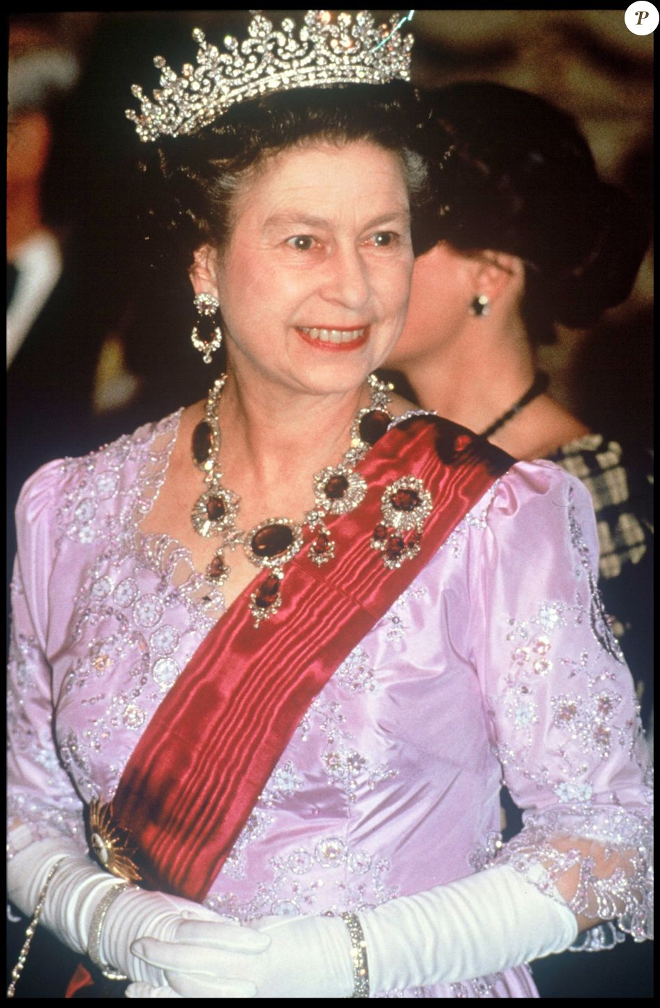 Elizabeth II en 1985. La reine porte sa tiare Girls of Great Britain ...