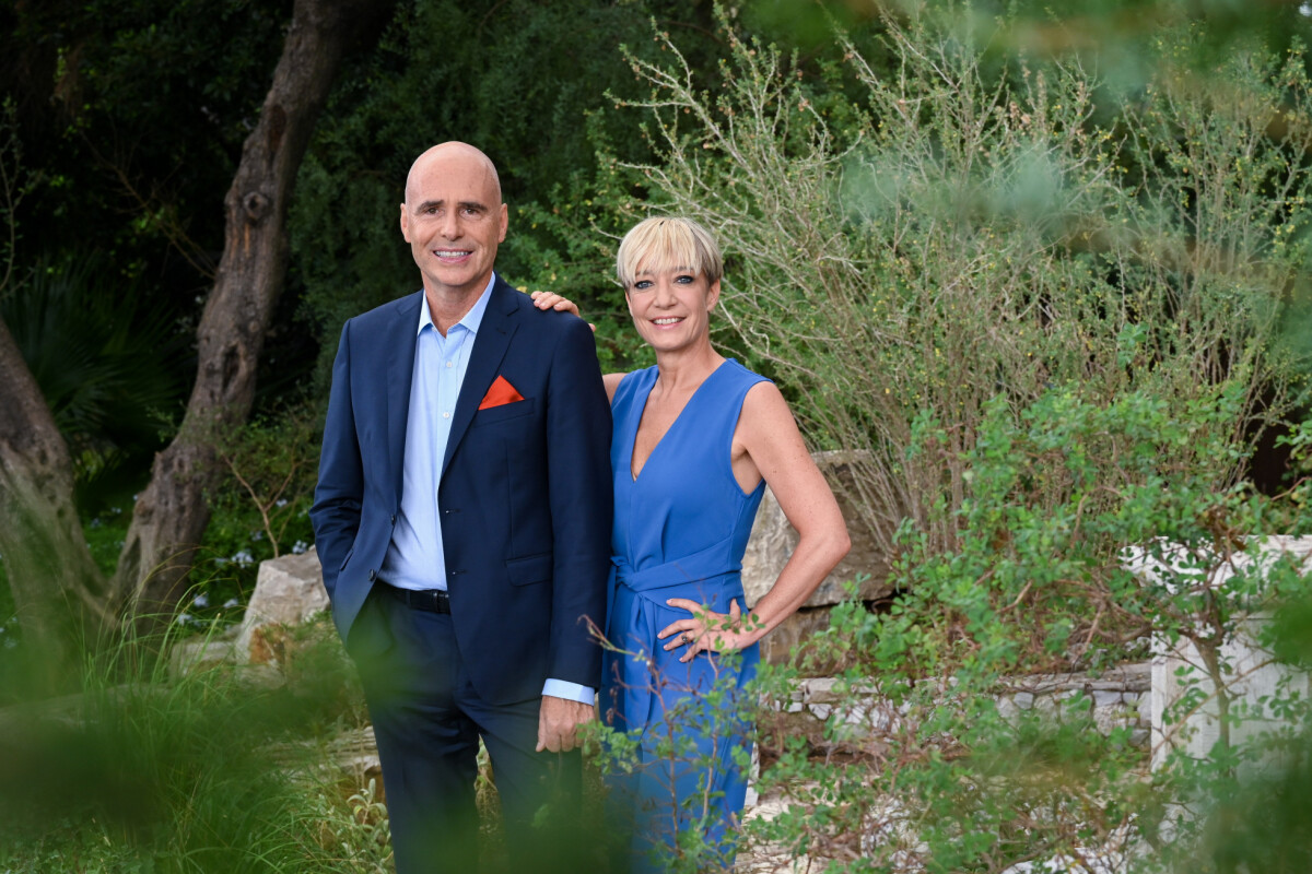 Photo : Photo officielle des experts de "Mariés au premier regard 2022 ...