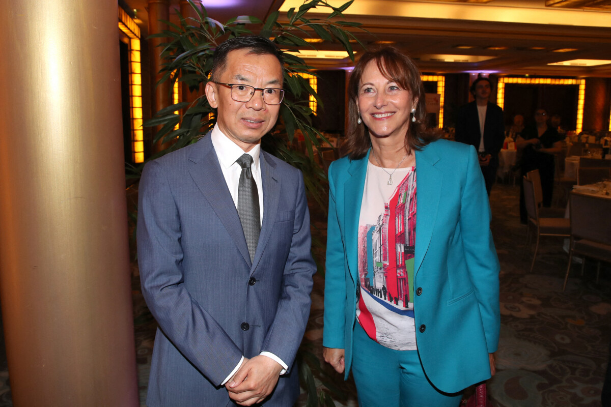 Photo : Shaye Lu (Ambassadeur de Chine en France) et Ségolène Royal ...