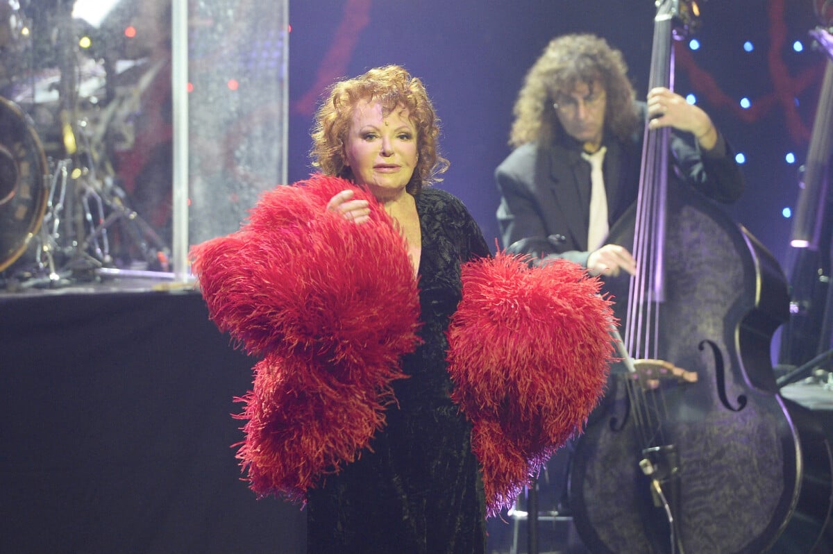 Photo : Exclusif - Concert de Régine au théâtre des Folies Bergère à ...