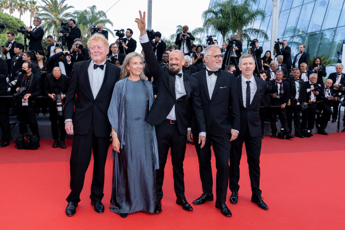 Photo : Guest, Kristina Aberg, Tarik Saleh, Fredrik Zander, guest - Montée des marches pour la ...