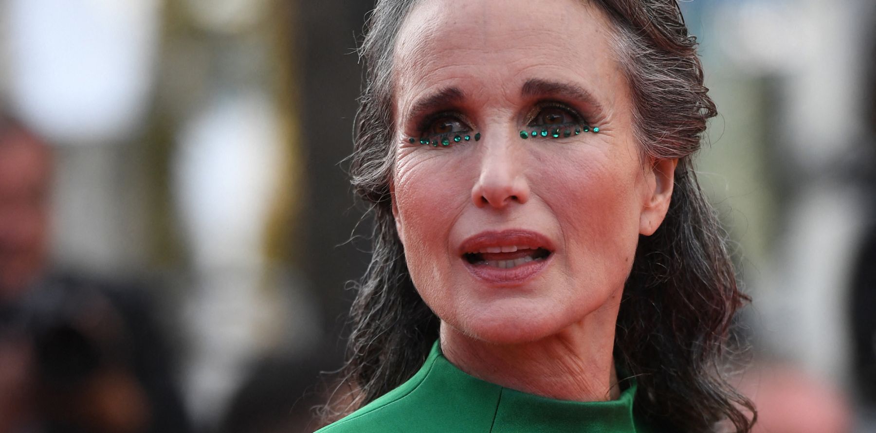 Andie McDowell : Son étrange et surprenant regard à Cannes envoûte les ...