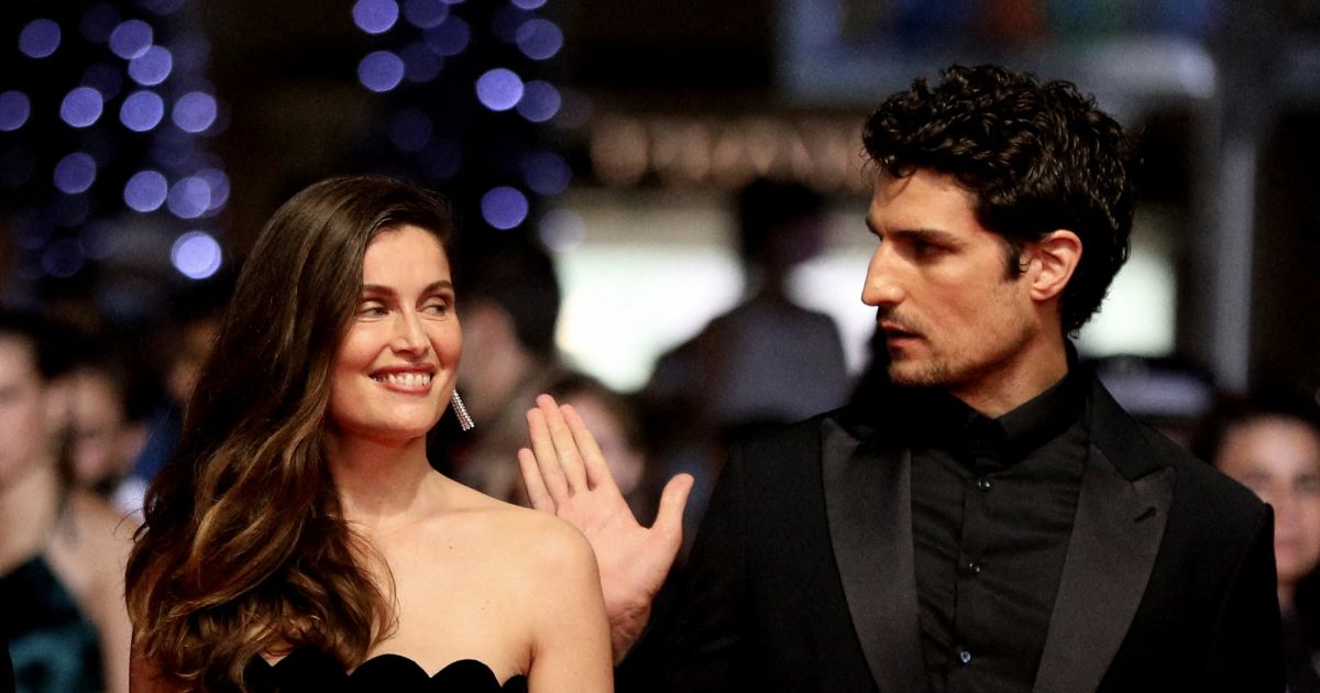 Laetitia Casta et son mari Louis Garrel - Montée des marches du film ...