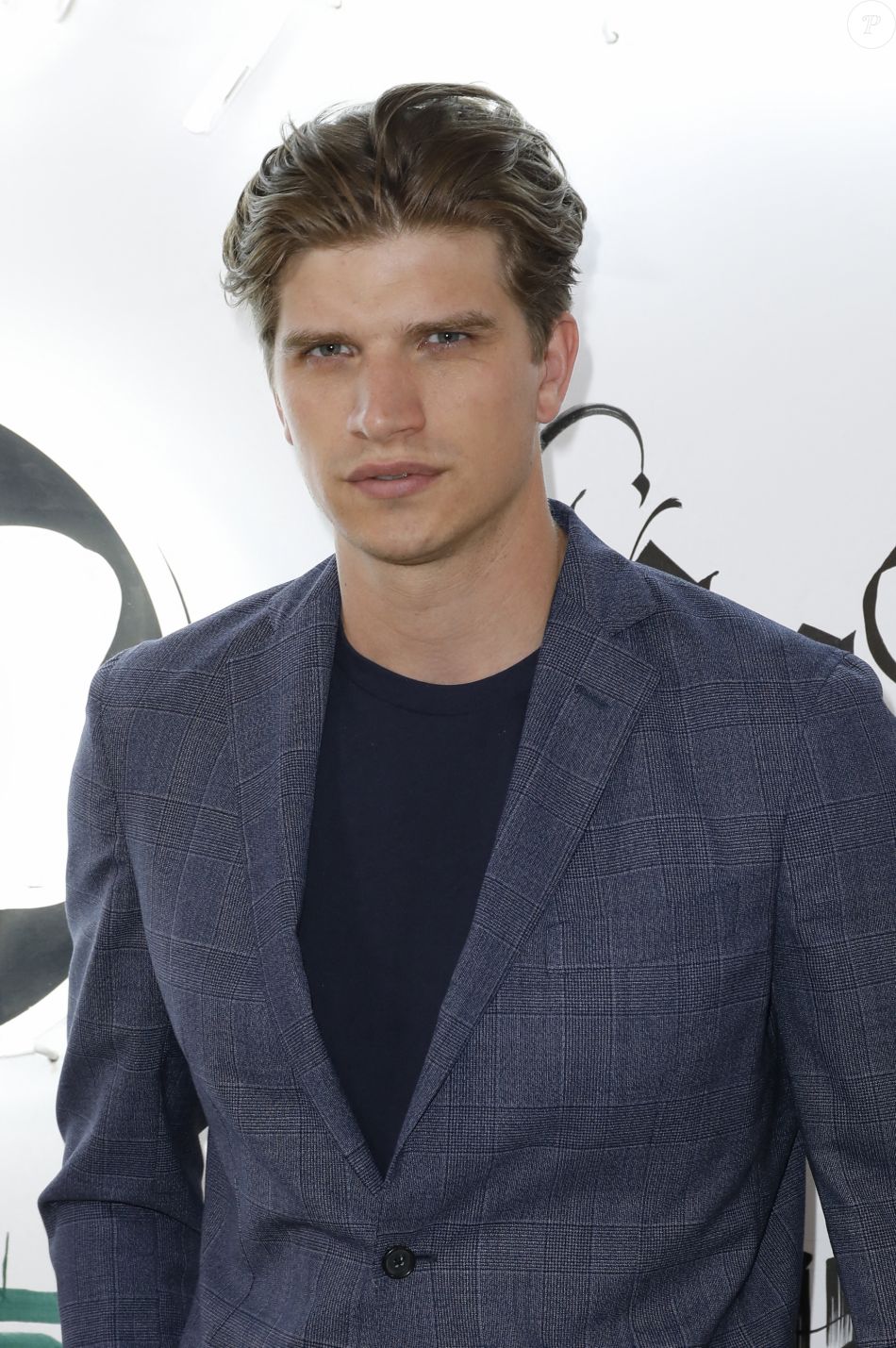 Toby Huntington-Whiteley - Photocall de la soirée de lancement de la ...