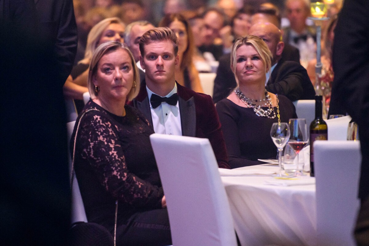 Photo : Sabine Kehm, Mick Schumacher et sa mère Corinna Schumacher ...