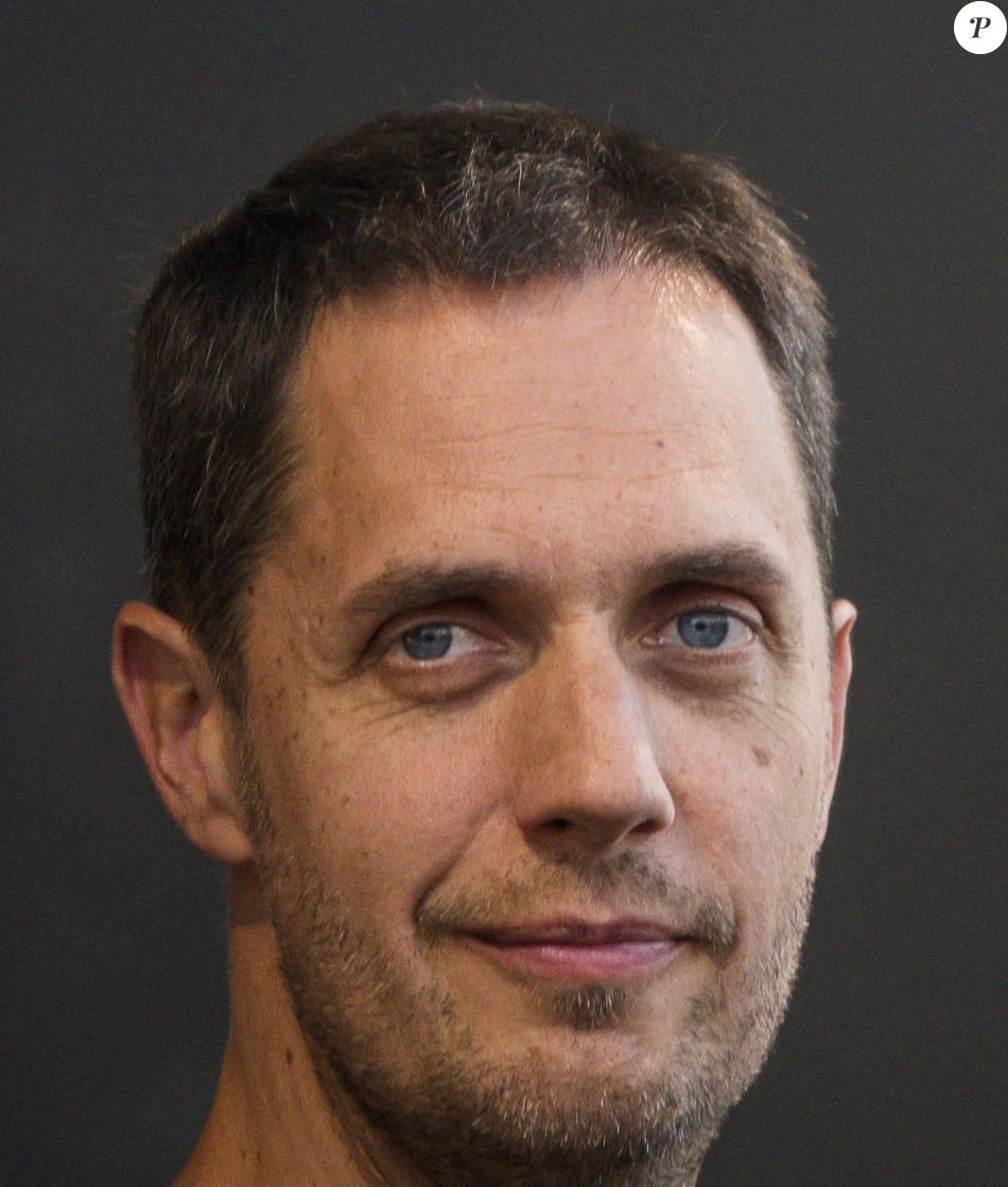 Le chanteur Fabien Marsaud dit Grand Corps Malade sur la scène du ...