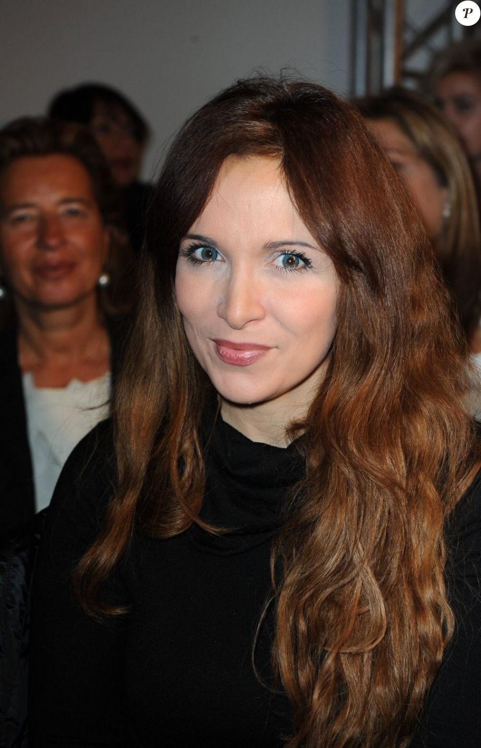 Hélène Ségara à Paris le 25 janvier 2010 - Purepeople