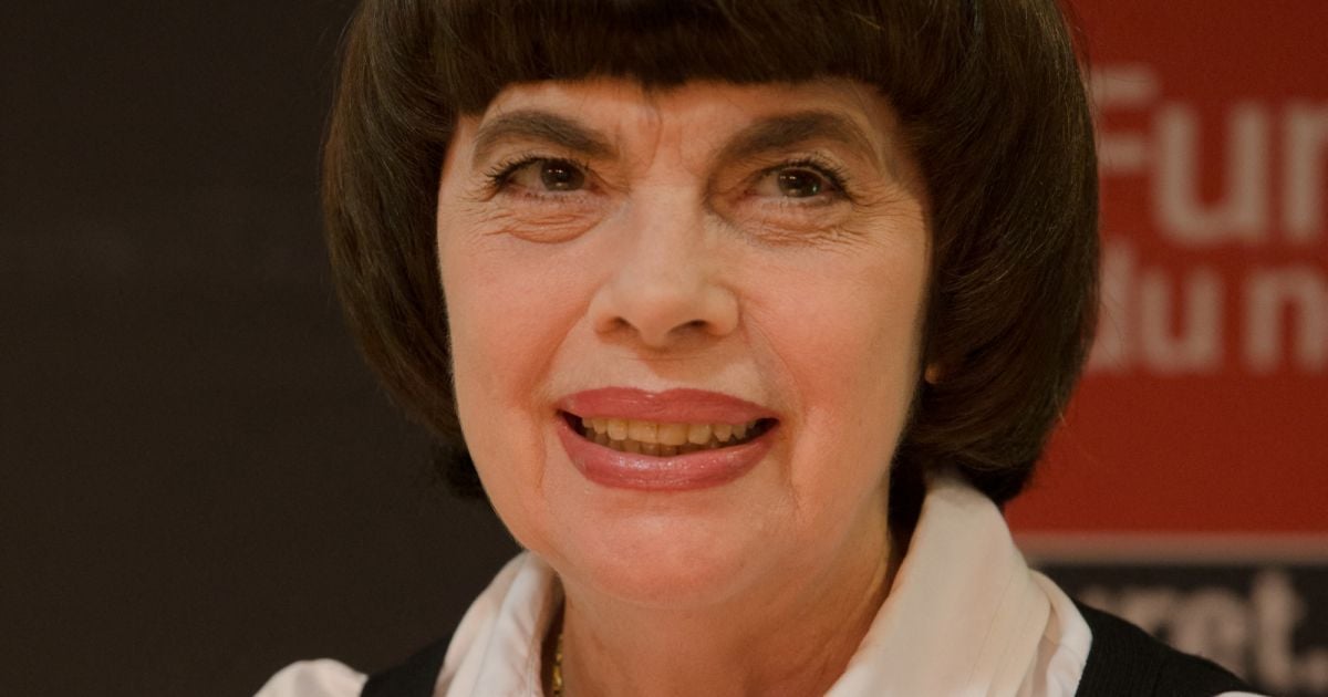 Mireille Mathieu dédicace son nouvel album Mes classiques au Furet du Nord à Lille le 14 ...
