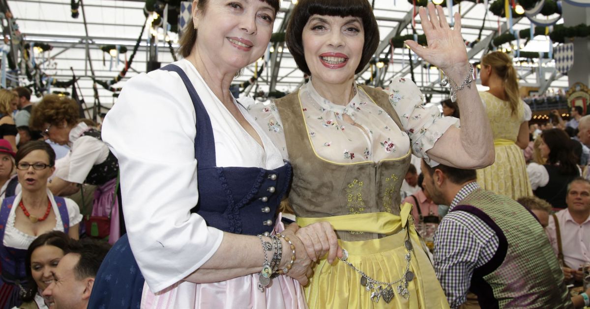 Mireille Mathieu et sa soeur Monique Mathieu - Mireille Mathieu et sa ...