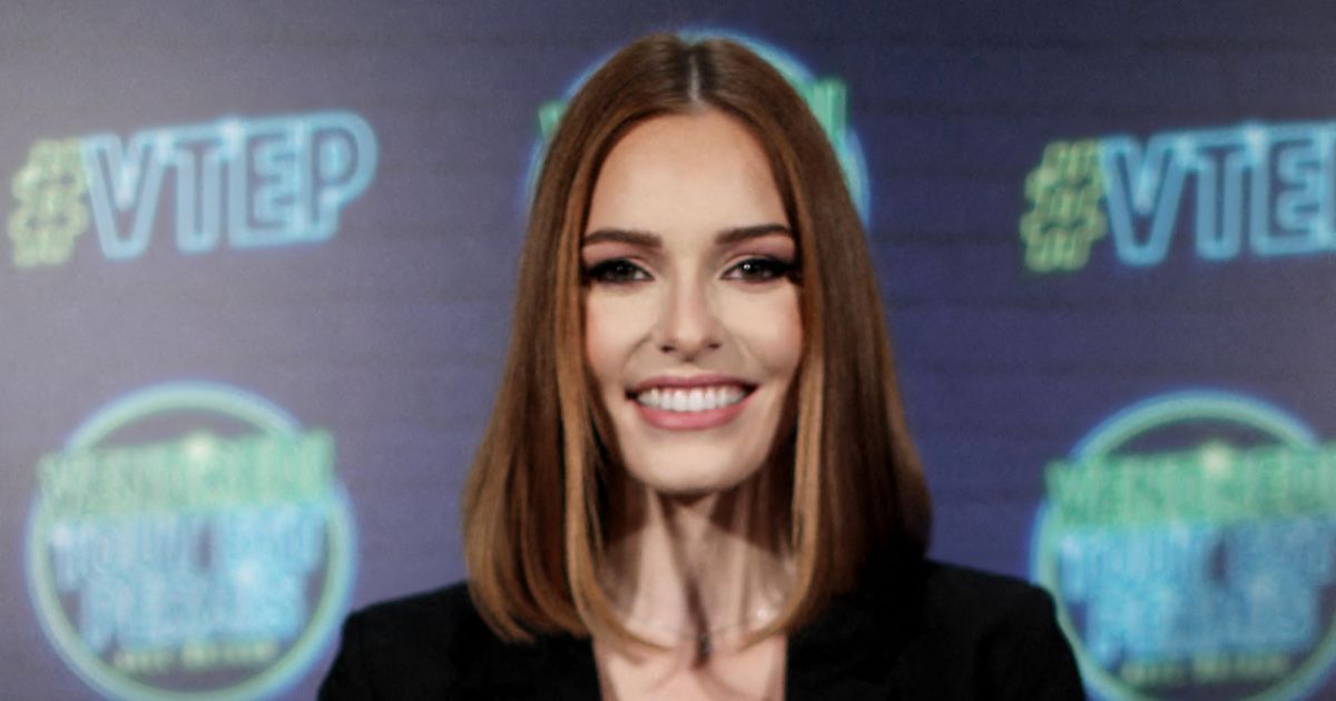 Exclusif - Maeva Coucke - Backstage - Enregistrement des 10 ans de l ...