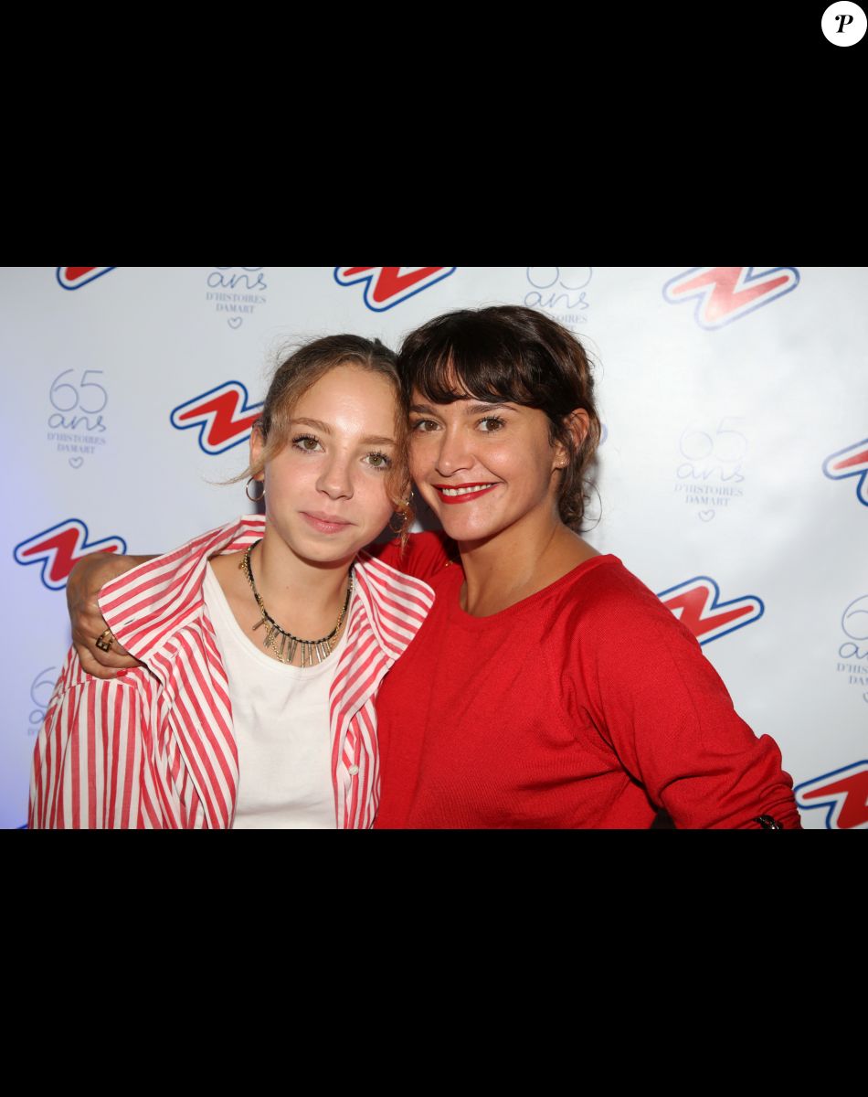 Emma de Caunes in love : photo rare et spéciale avec son mari prise par ...