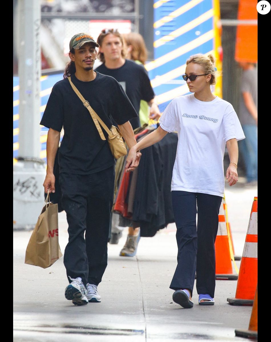 Lily-Rose Depp en couple avec un Français : sortie tendresse à New York ...