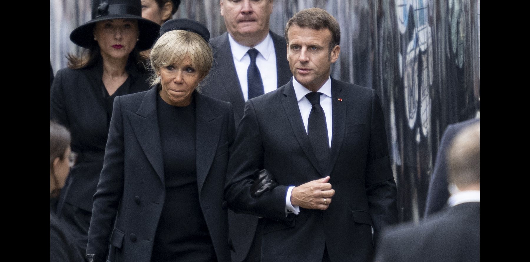 Brigitte Macron : Retrouvailles gênantes aux funérailles d'Elizabeth II ...