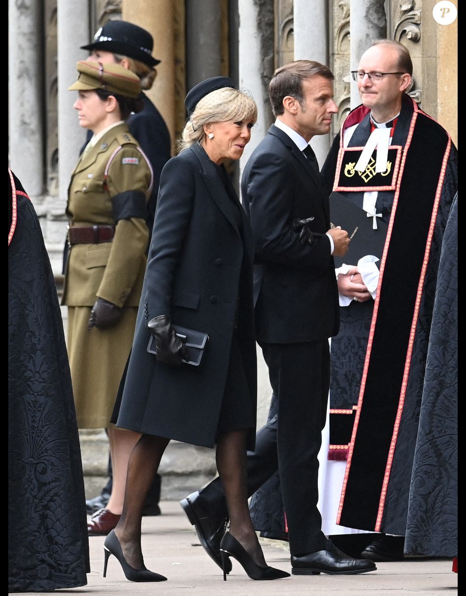 Le président Emmanuel Macron et la première dame Brigitte Macron ...
