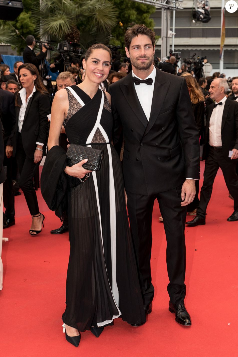 Elsa Leeb et son frère Tom - Montée des marches du film Douleur et ...