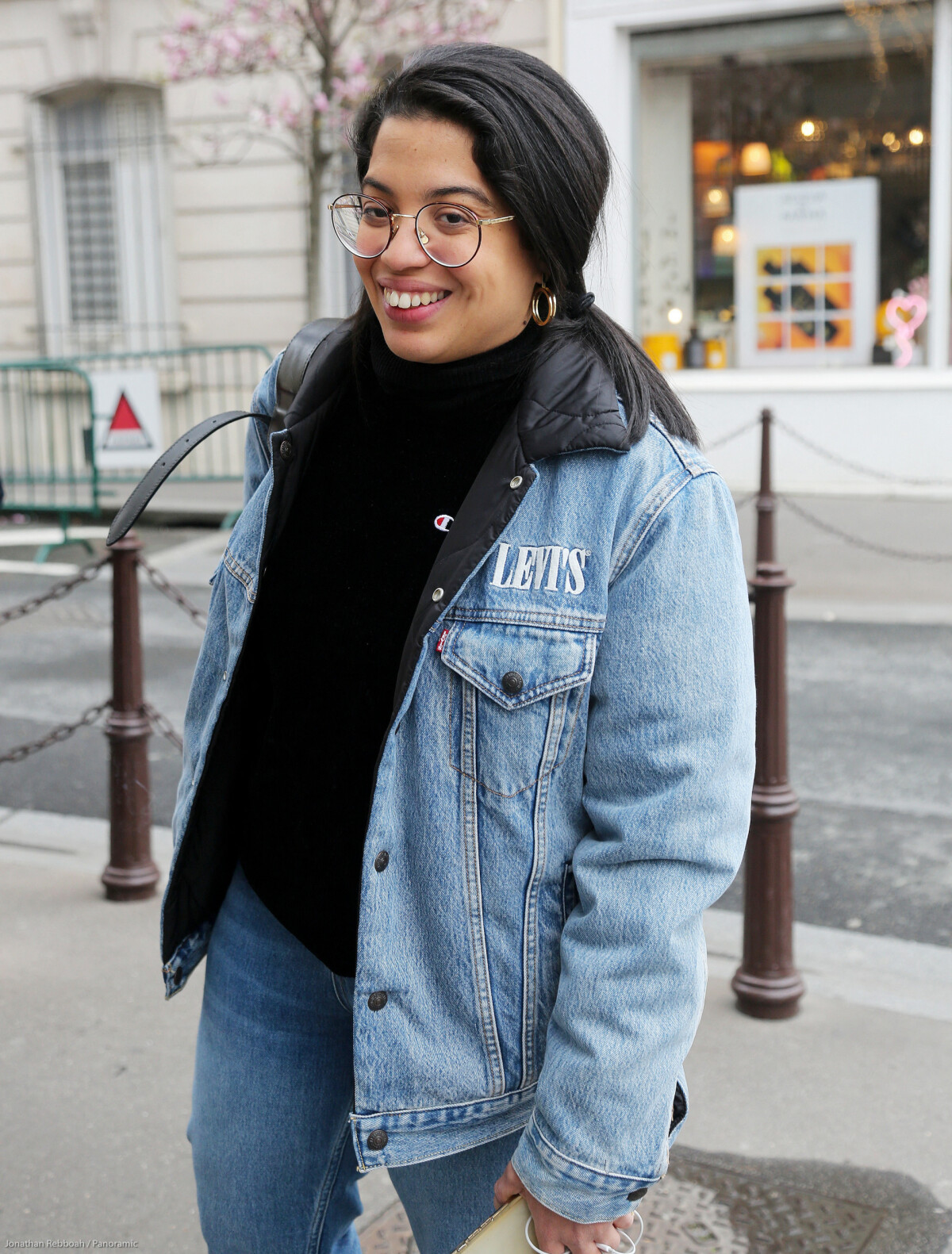 Photo : Exclusif - Melha Bedia, la soeur de Ramzy, arrive aux studios ...