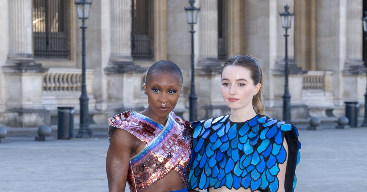 Cynthia Erivo et Kaitlyn Dever - Front Row au défilé Louis Vuitton ...