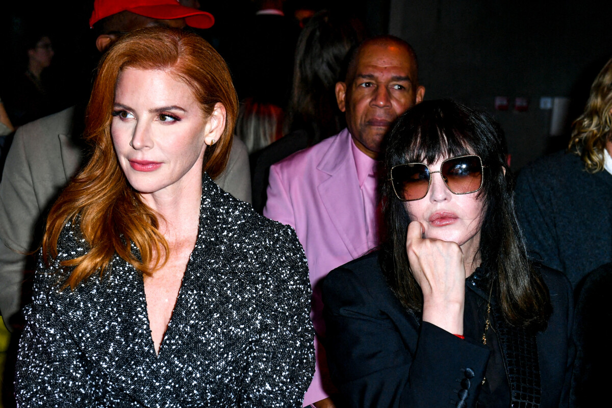 Photo : Sarah Rafferty et Isabelle Adjani - Front Row du défilé Lanvin ...