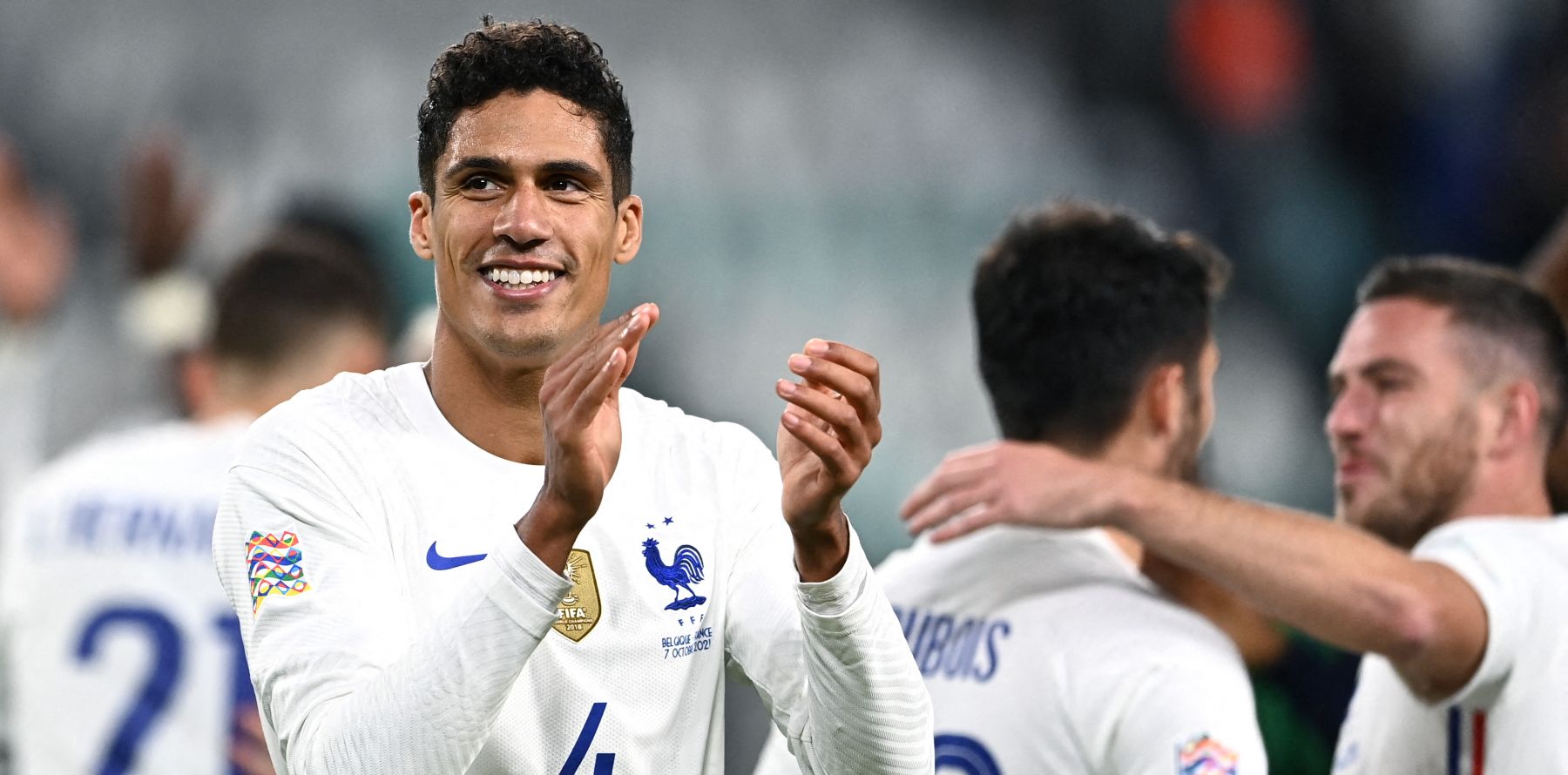"Jamais deux sans trois !" : Raphaël Varane et sa femme Camille ...