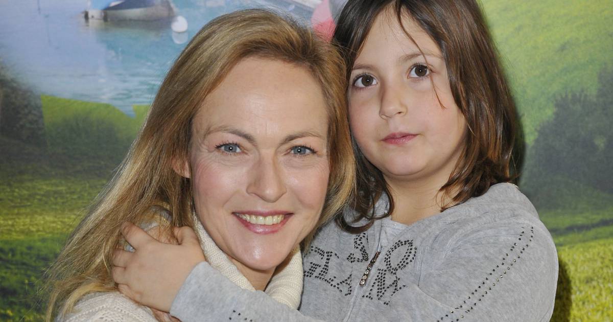 Alexandra Vandernoot avec sa fille Julia, en décembre 2011 à Poitiers ...