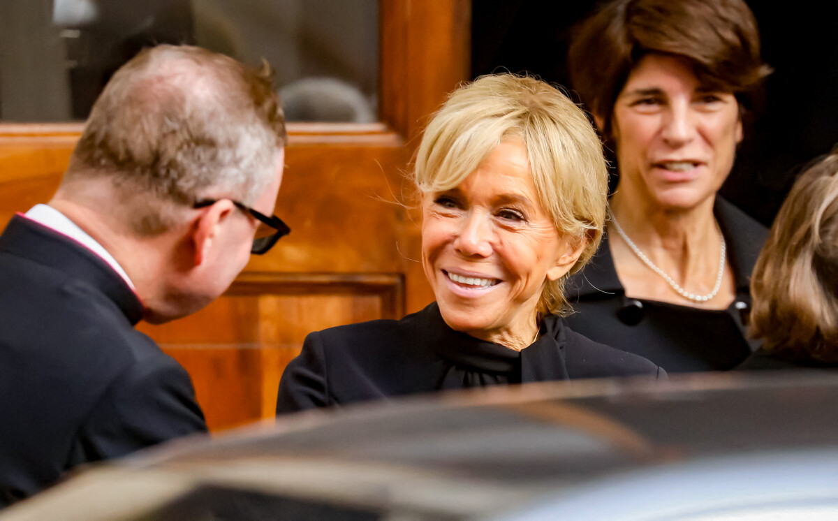 Photo : La Première Dame française, Brigitte Macron à la sortie de l ...