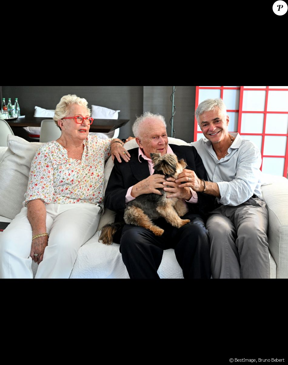 Philippe Bouvard avec sa femme Colette dans leur magnifique demeure ...
