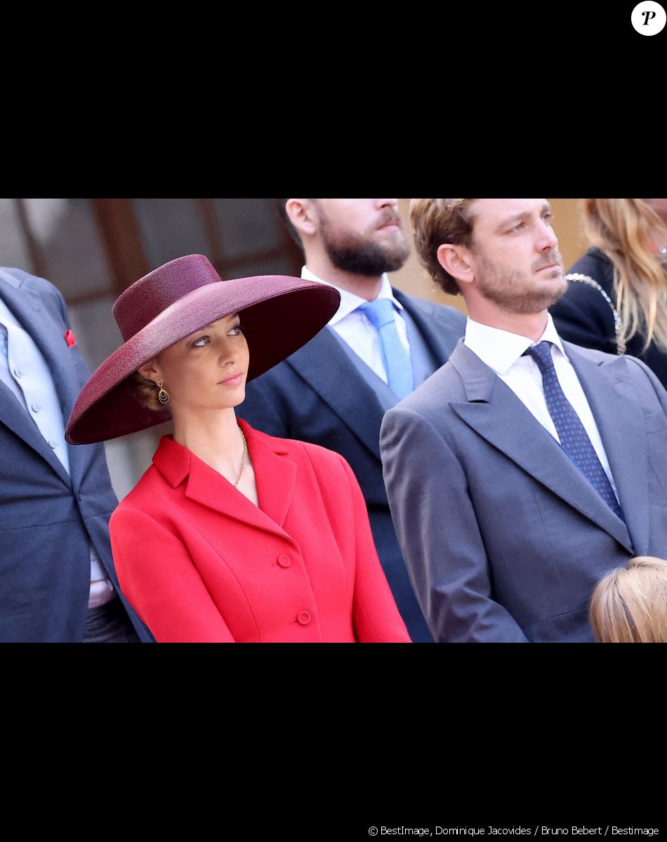 Beatrice Borromeo divine : son fils fait le pitre et lui touche le nez ...
