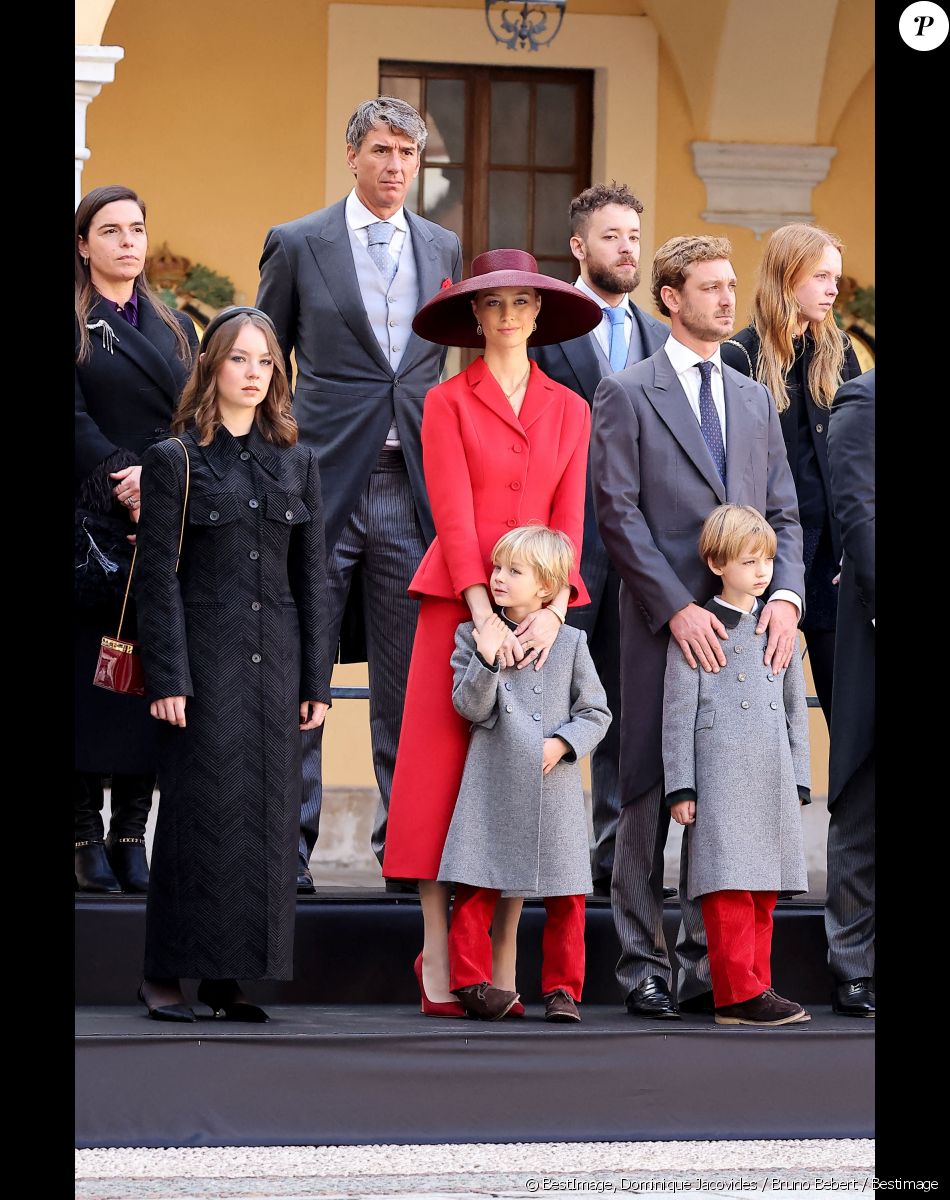 Beatrice Borromeo divine : son fils fait le pitre et lui touche le nez ...