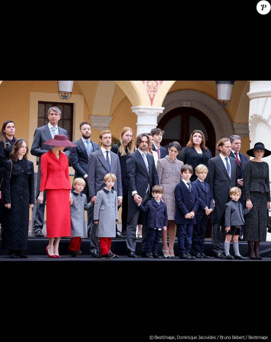 Beatrice Borromeo divine : son fils fait le pitre et lui touche le nez ...