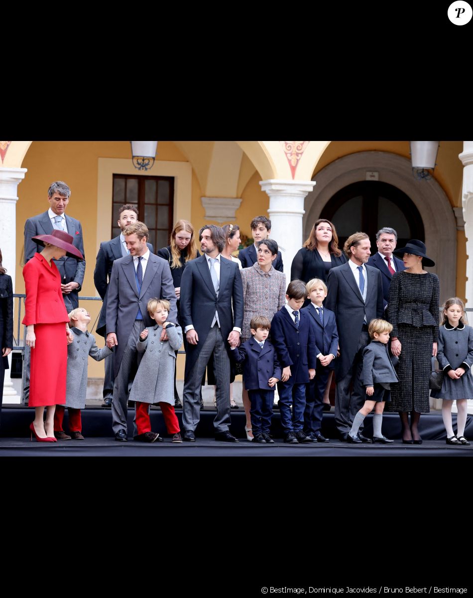 Beatrice Borromeo divine : son fils fait le pitre et lui touche le nez ...
