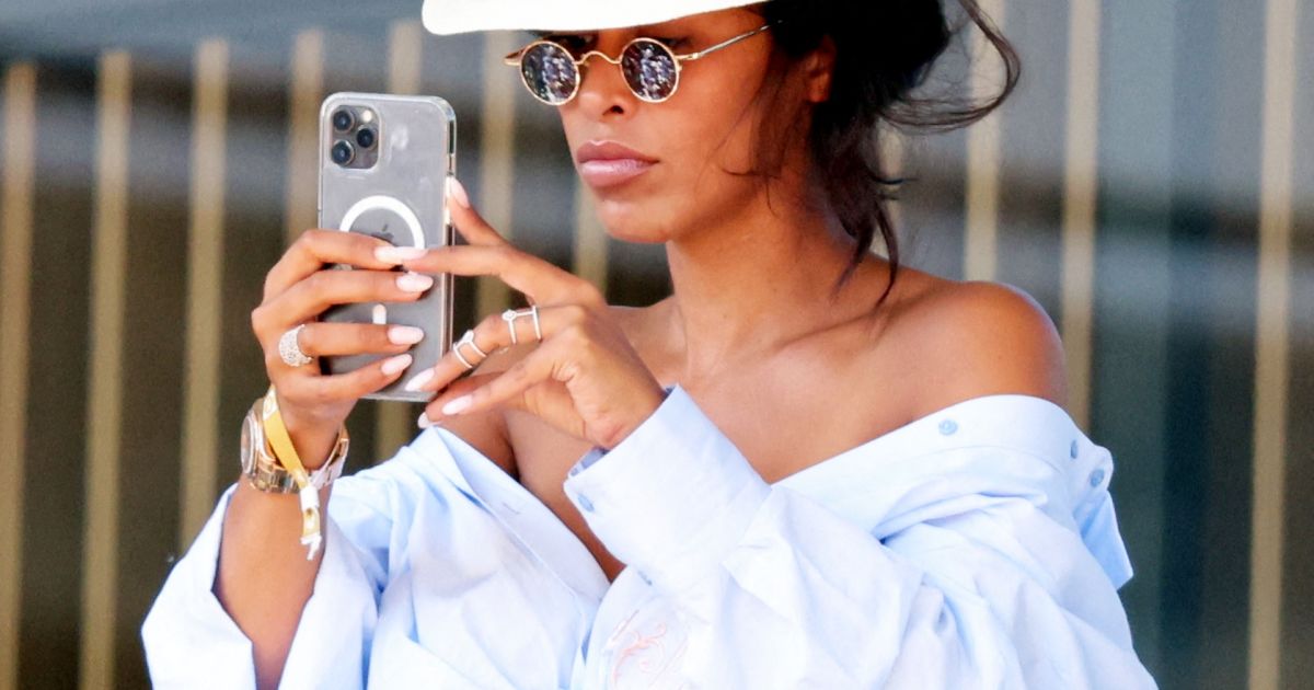 Exclusif - Ayem Nour dans les tribunes des Internationaux de France de ...