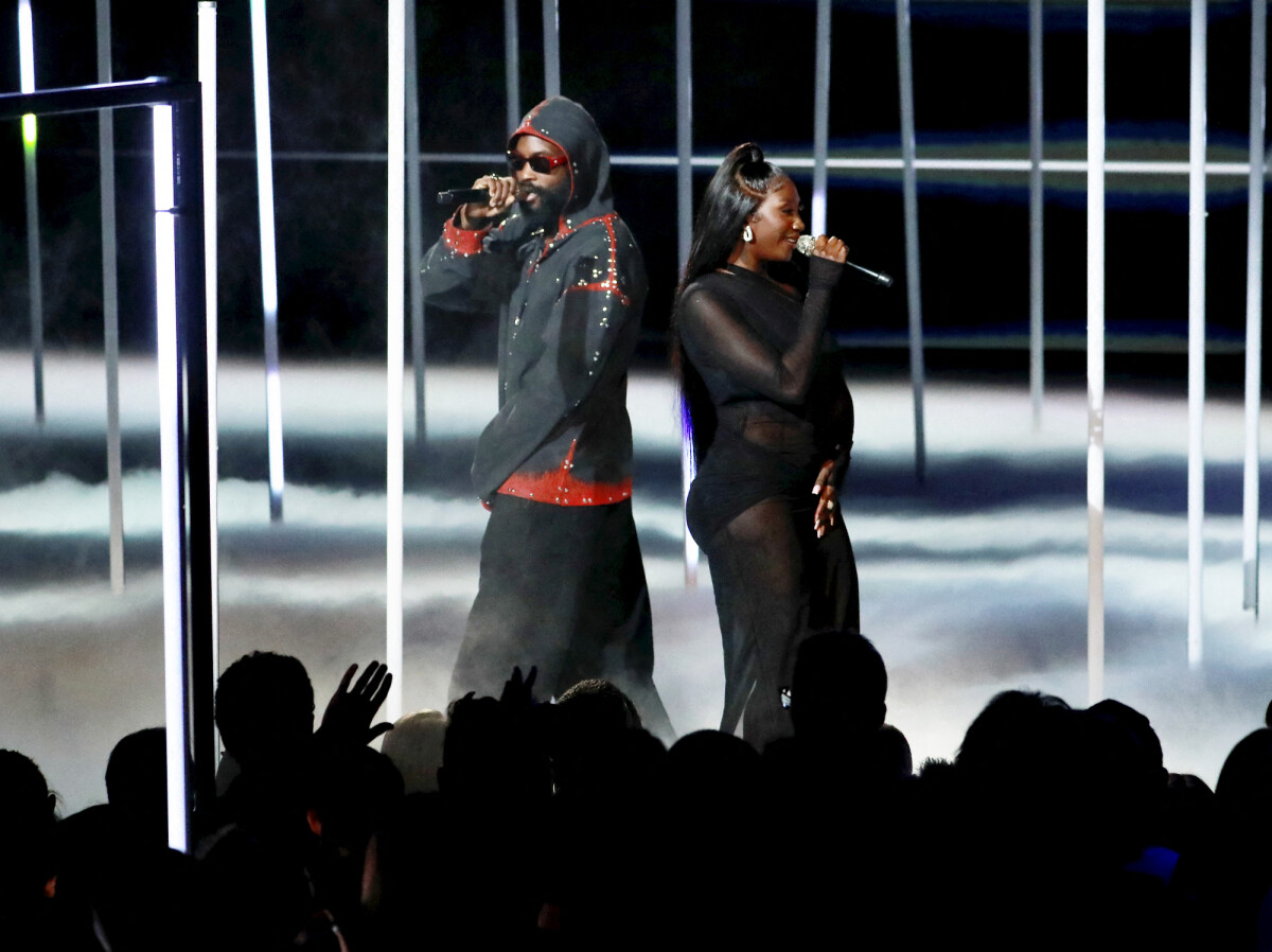 Photo : Aya Nakamura et Damso sur scène lors de la 24ème cérémonie des ...