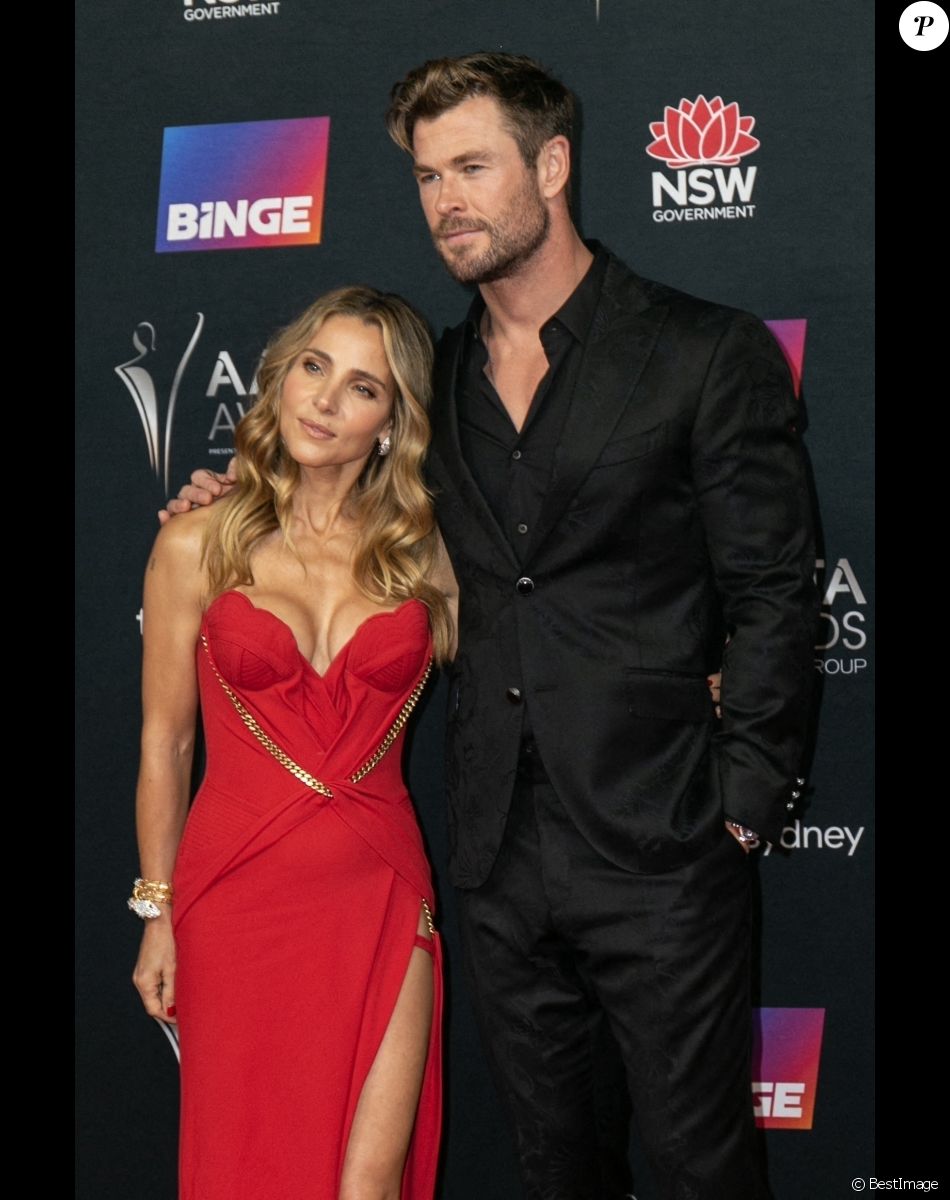 Elsa Pataky en décolleté gonflé et porte-jarretelle apparent : son ...