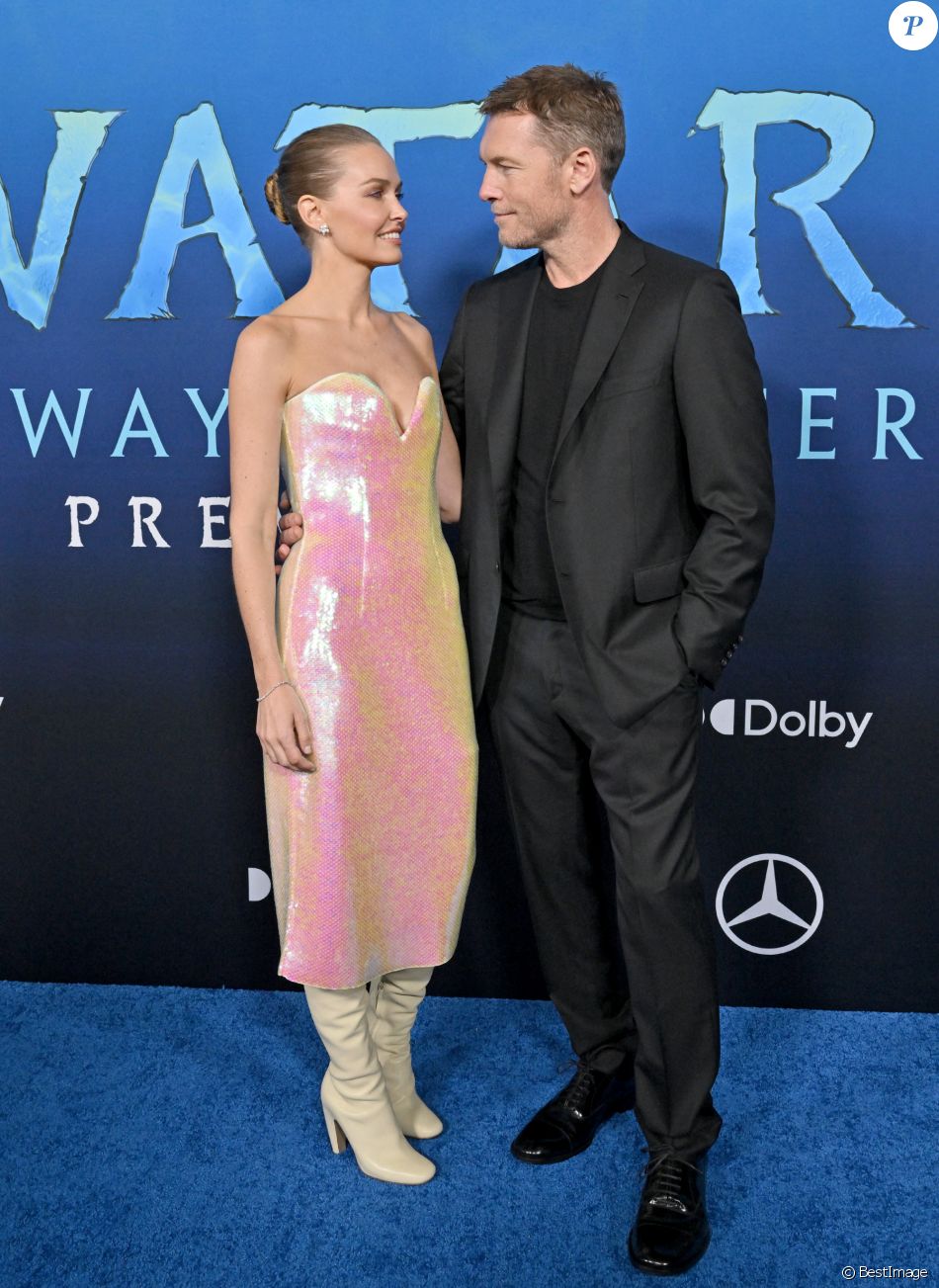 Lara Worthington et son mari Sam Worthington à la première du film ...