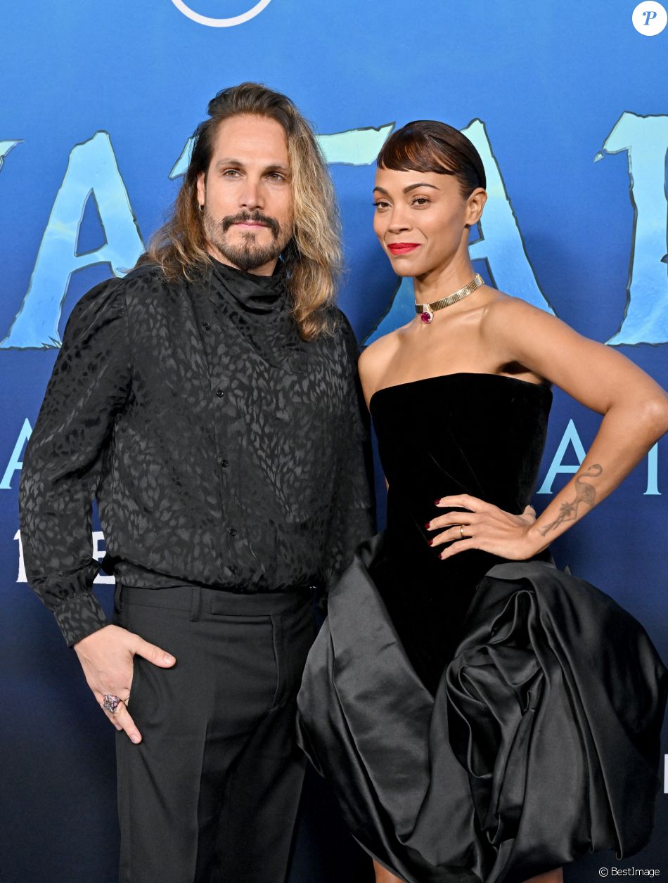 Marco Perego et sa femme Zoe Saldana à la première du film Avatar 2 ...
