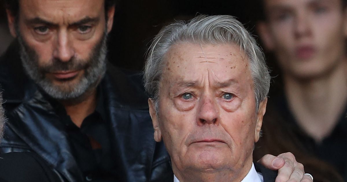 Alain Delon et son fils Anthony Delon - Sorties des obsèques de ...