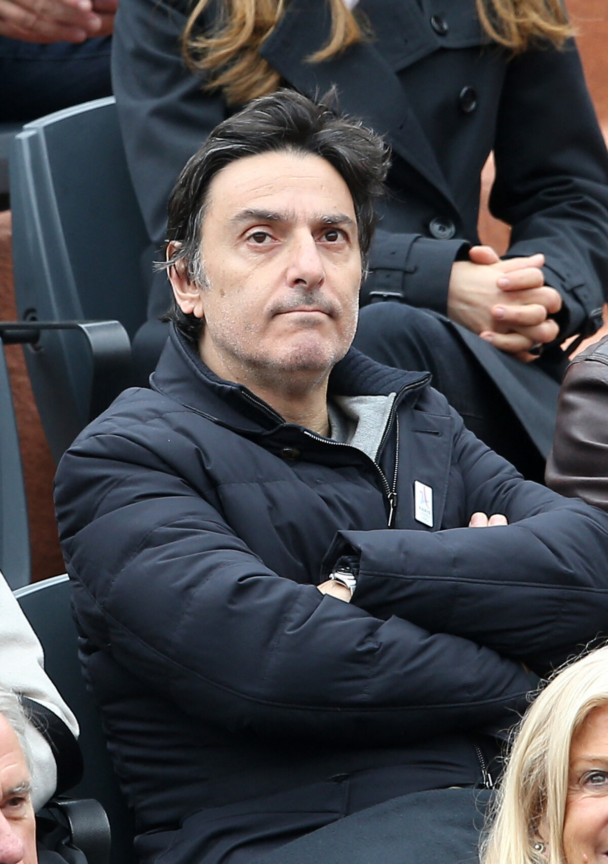 Photo : Yvan Attal - People dans les tribunes des internationaux de ...