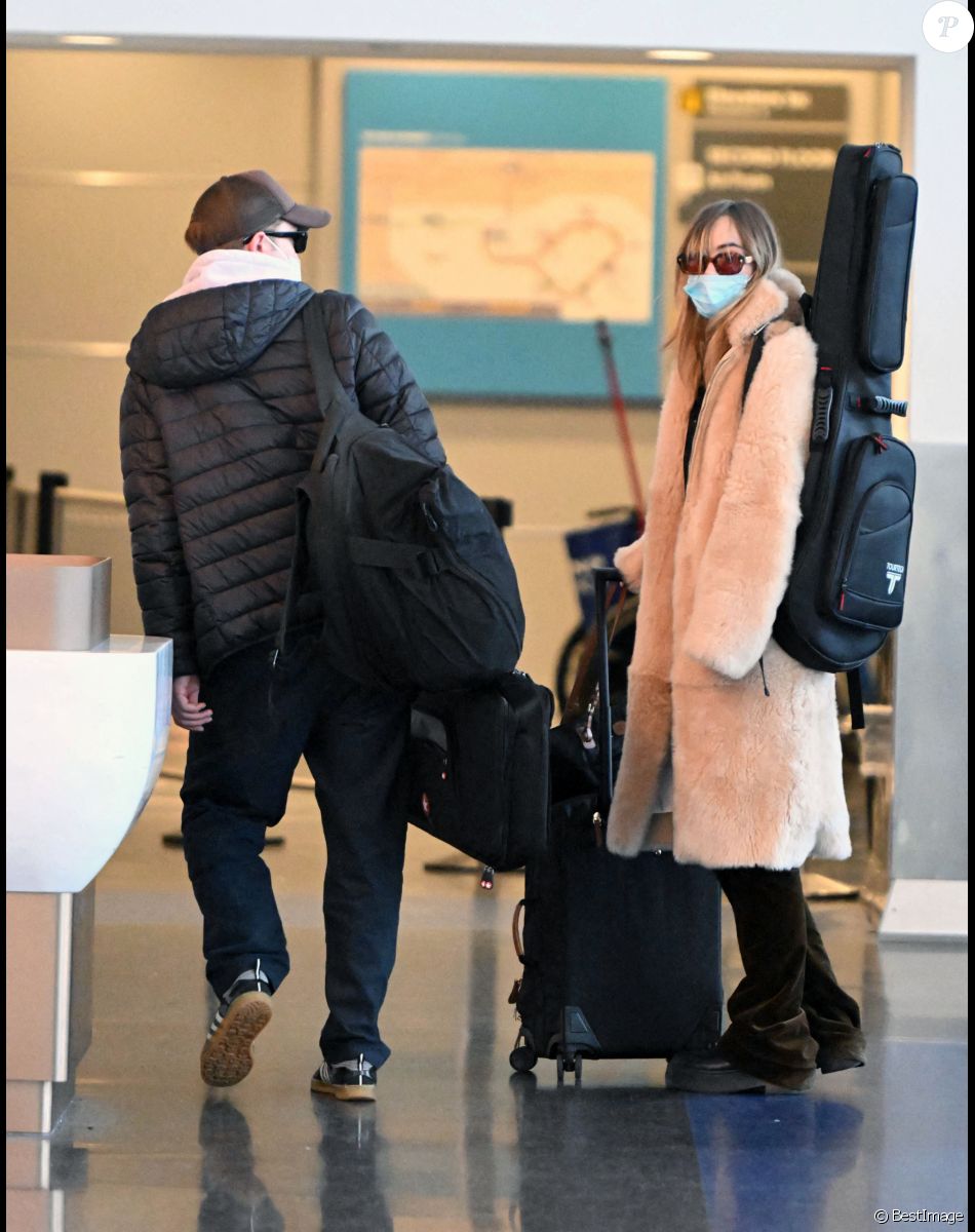 Robert Pattinson : Rare apparition avec sa compagne Suki Waterhouse, un ...