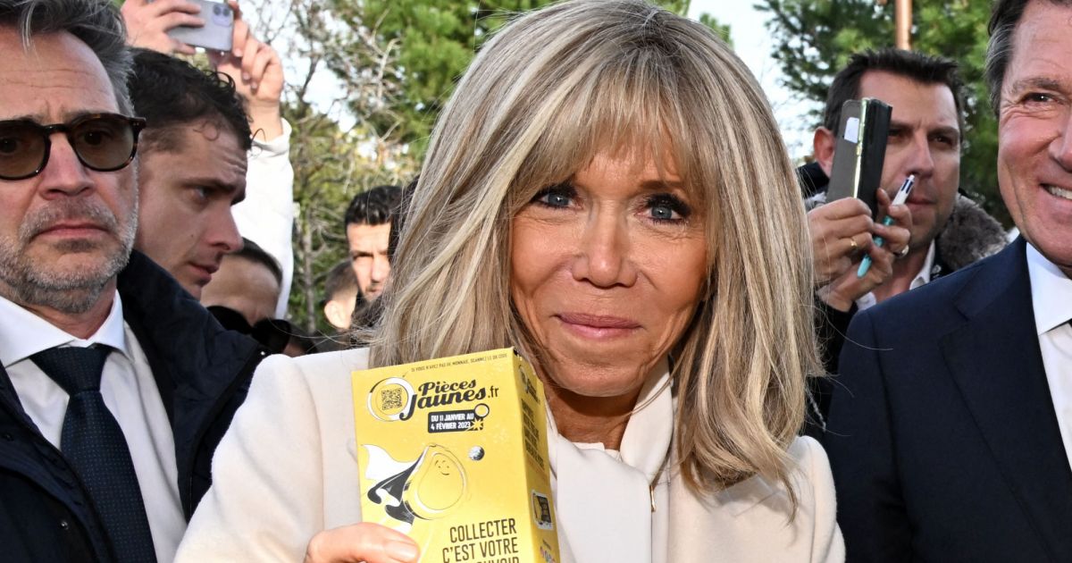 La Première dame française, Brigitte Macron (présidente de la Fondation ...