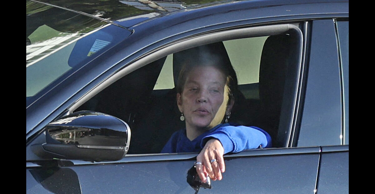 Photo : Exclusif - Lisa-Marie Presley arrête sa Maserati le long de la ...