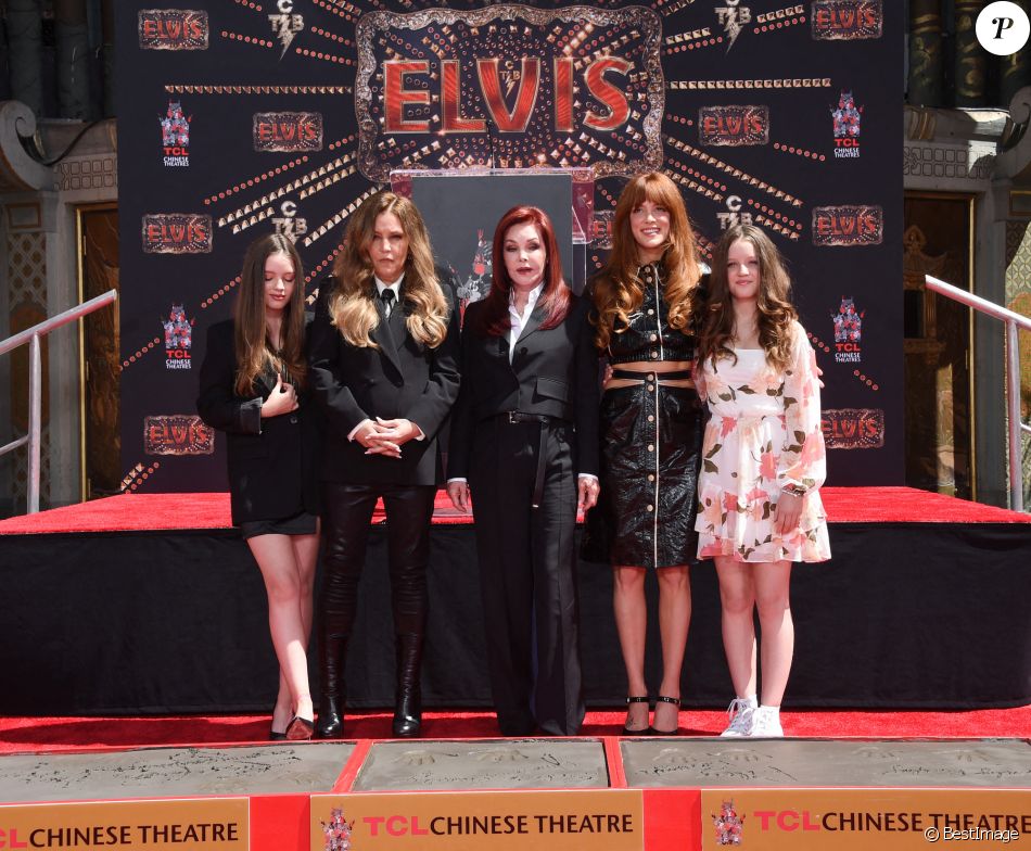Finley Lockwood, Lisa Marie Presley, Priscilla Presley, Riley Keough ...