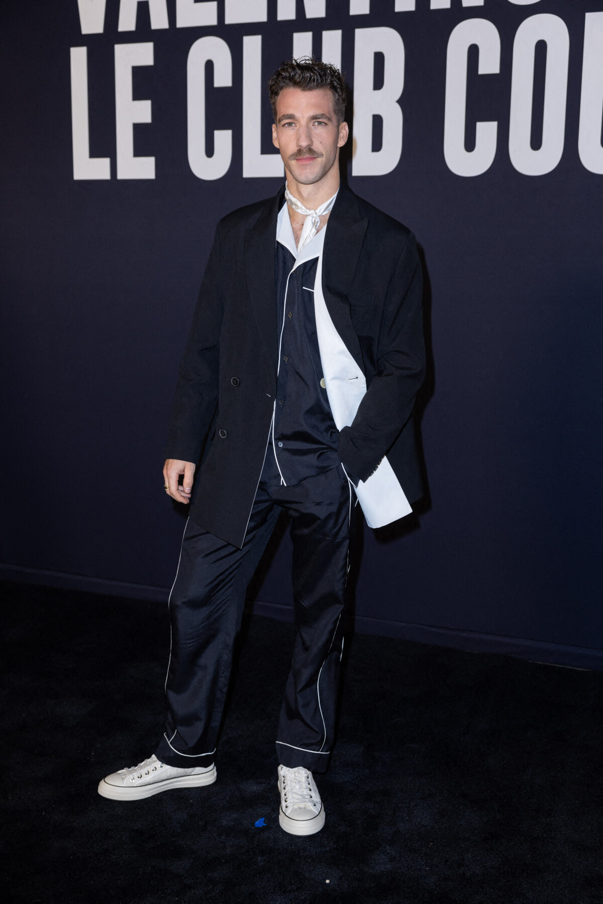 Photo : Lorenzo Viotti - Photocall du défilé de mode Haute-Couture ...