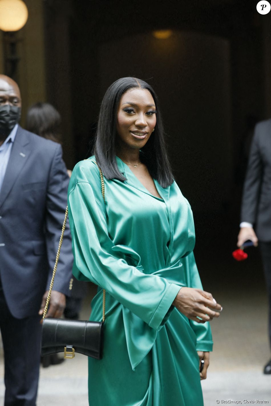 Aya Nakamura - Les célébrités à la sortie du défilé Balenciaga ...