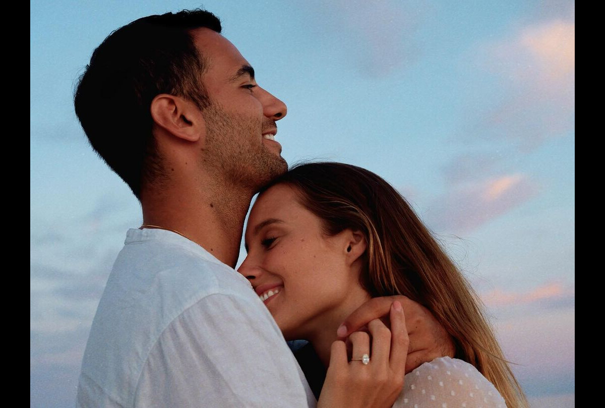 Photo : Ilona Smet est fiancée à Kamran Ahmed. La fille de David Hallyday et Estelle Lefébure a ...